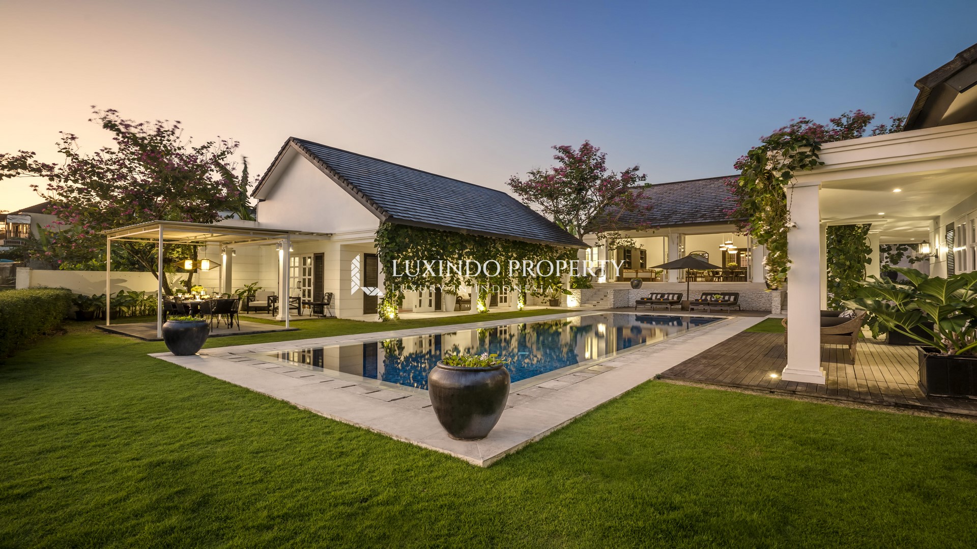 TUMBAK BAYUH - MODERN COLONIAL VILLA (FHV463) | Luxindo Property