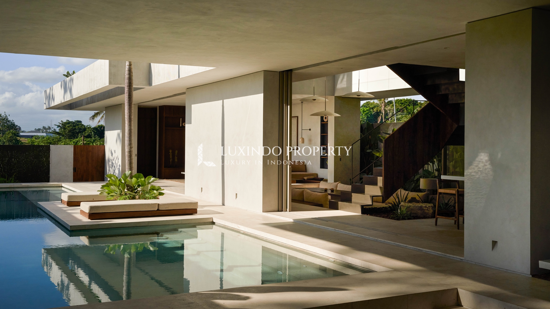 BUDUK – WHERE MODERN DESIGN MEETS TROPICAL SERENITY (LHV994) | Luxindo ...